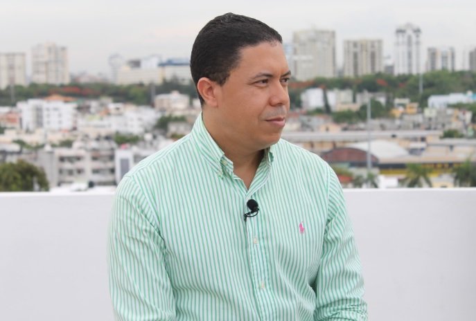 José Peguero manifiesta que Compras y Contrataciones no hacen su trabajo