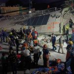 Colapso de un edificio en La Vega deja al menos una muerte; rescatan a una joven